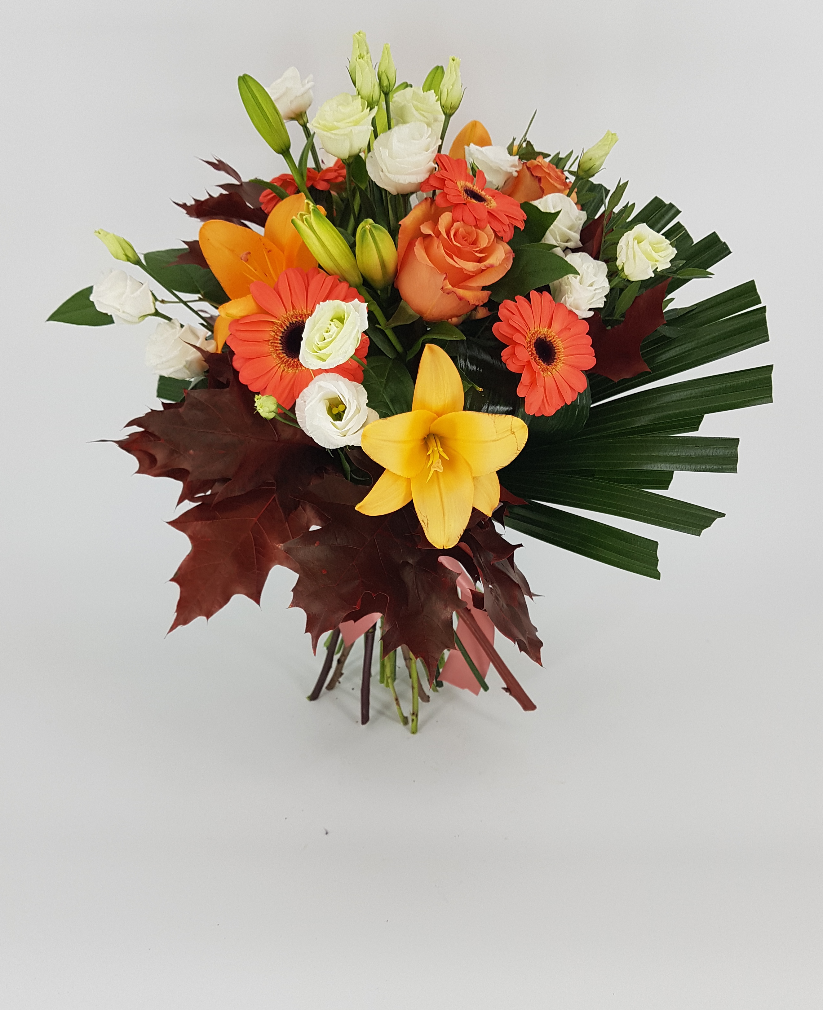 Crini asiatici, crizanteme asortate si liatris mov